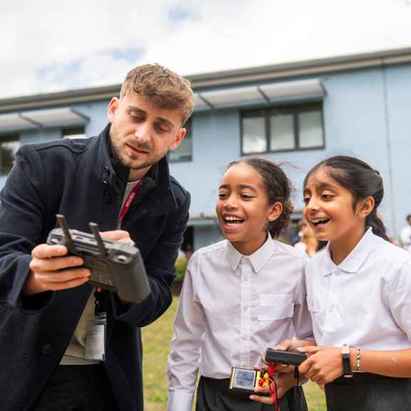 Solar-powered schools: a bright new chapter for future generations